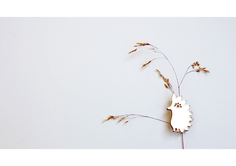 EŽIUKAS RŪKE | Segė - Laukės fabrikėlis